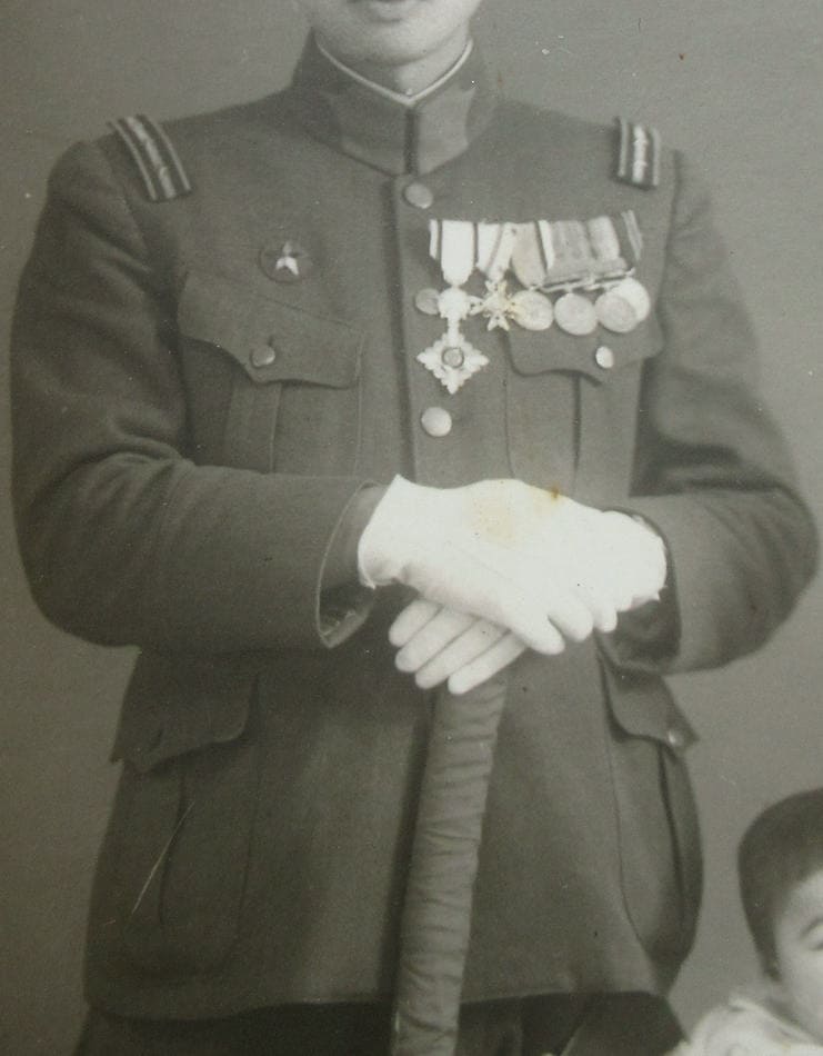 Captain of Manchukuo Army Family Photos | Medals of Asia