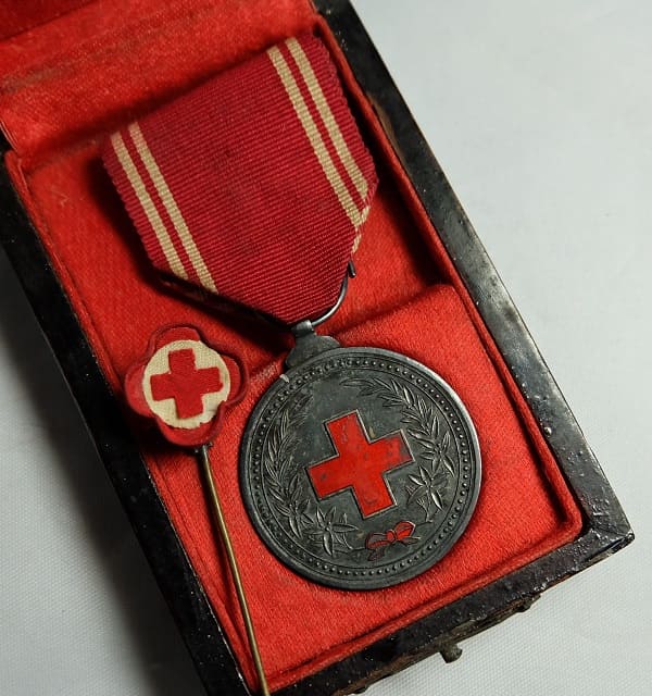 Chinese Red Cross Society Regular Member's Medal/中國紅十字會正會員章 | Medals of ...