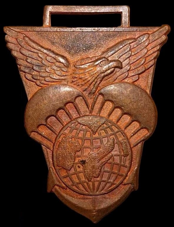 Great East Asian War Commemorative Badges and Watch Fobs/大東亜戦争記念章 ...
