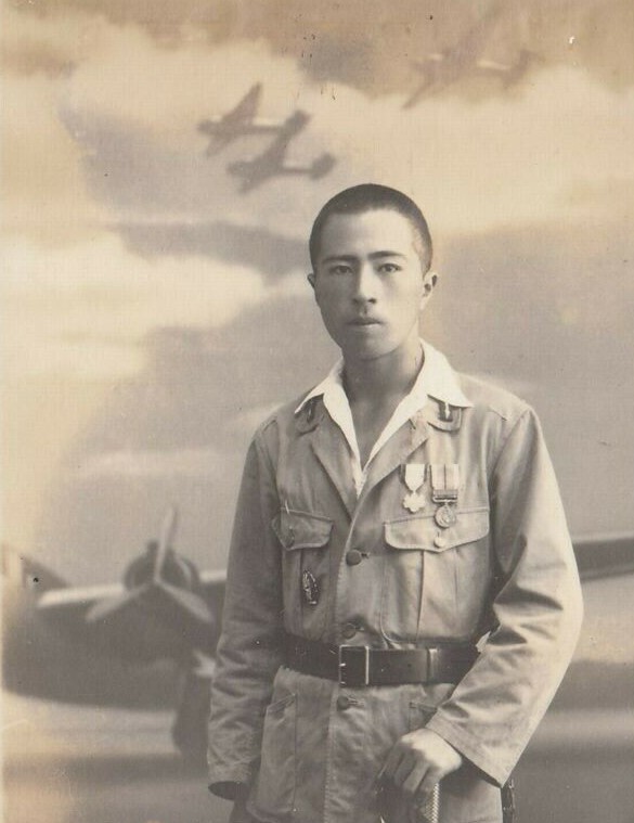 Japanese Army Pilot Badge in Photos | Medals of Asia