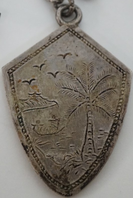 Great East Asian War Commemorative Badges and Watch Fobs/大東亜戦争記念章 ...