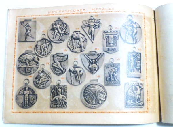 Badges, watch fobs and medals made by Naigai Medal Works/内外徽章製作所 ...