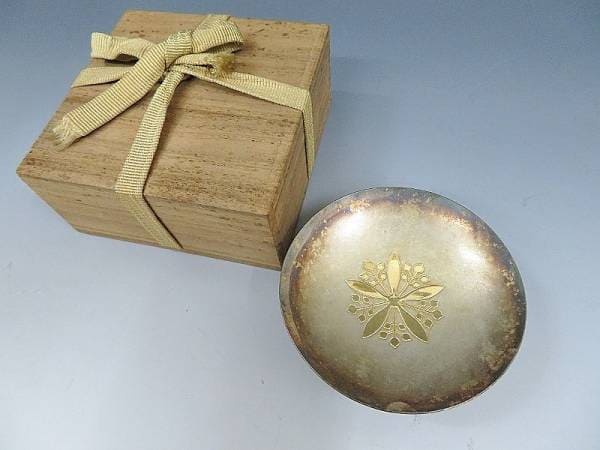 Silver Cups with Orchid Flower /Imperial Seal of the Emperor of ...