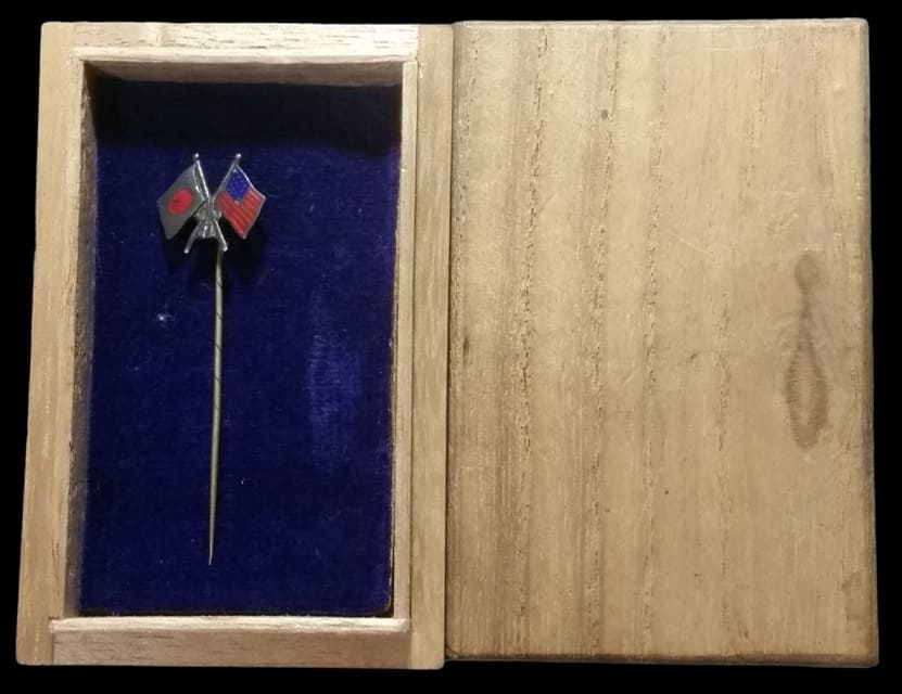 Silver Pin with Japanese and American Flags | Medals of Asia