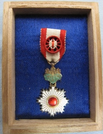 Japanese Groups of Miniature Awards made by Sugimura workshop, Tokyo ...