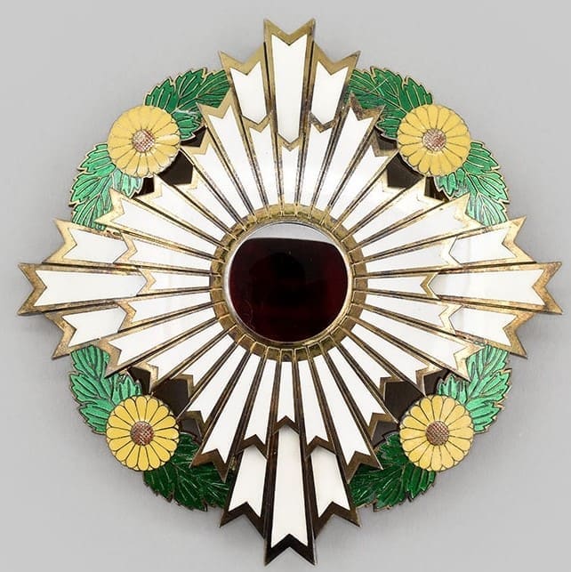 Supreme Orders of the Chrysanthemum from the Taisho/Showa Epoch ...
