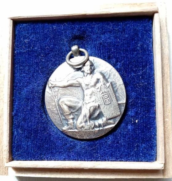 Badge and Watch Fobs of Tokyo Nichi Nichi Shimbun/東京日日新聞社章 | Medals of Asia