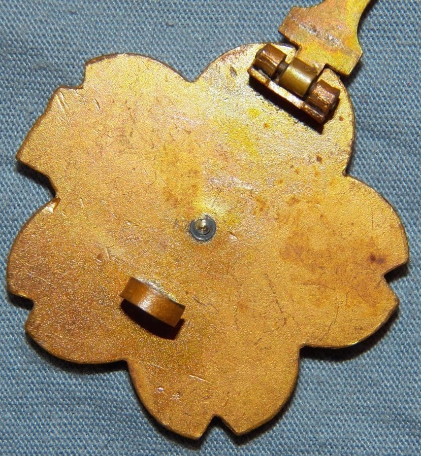 "Wide Hook" variation of Japanese Submariner Badge | Medals of Asia